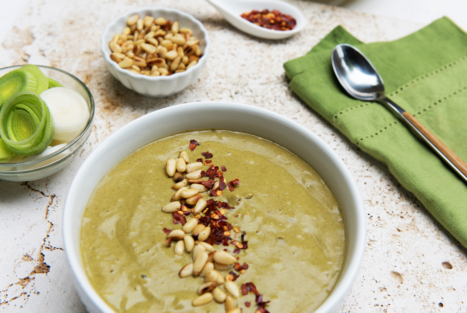 Creamy Roasted Leek and Zucchini Soup - Recipe - nutribullet